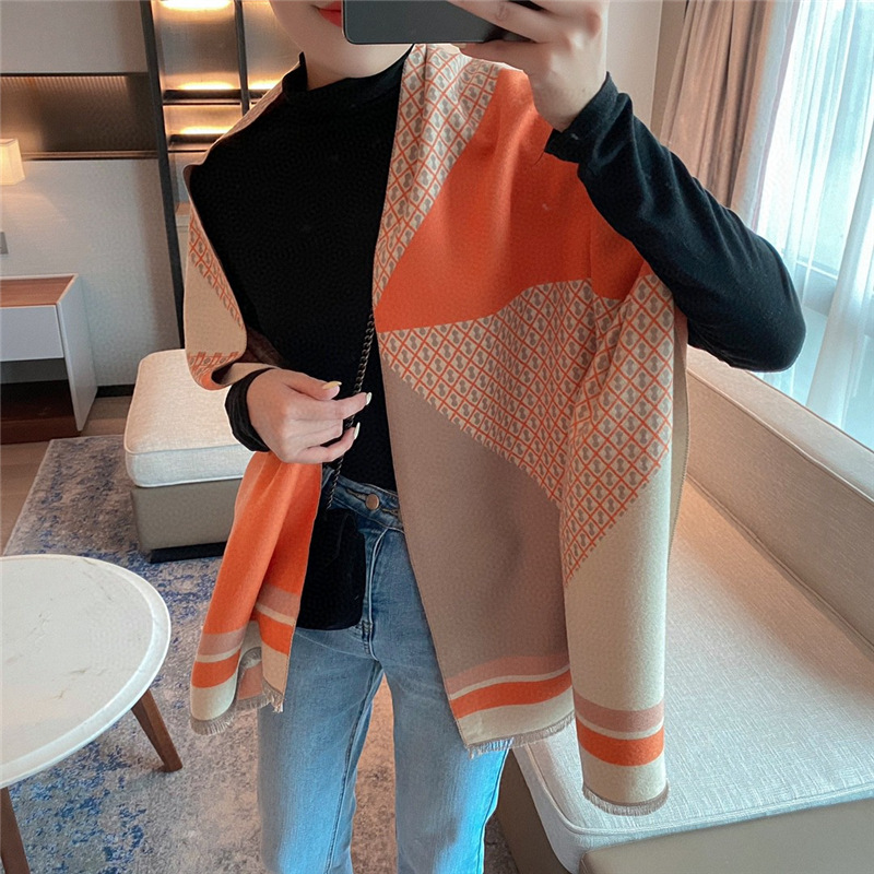 2023 New Style Thickened Cashmere Scarf Women's Geometric Color ...